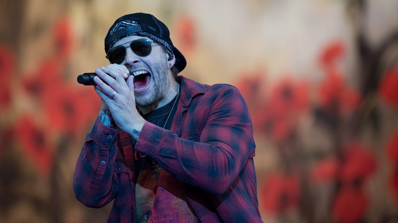 AVENGED SEVENFOLD's M. Shadows picks favorite current hardcore band