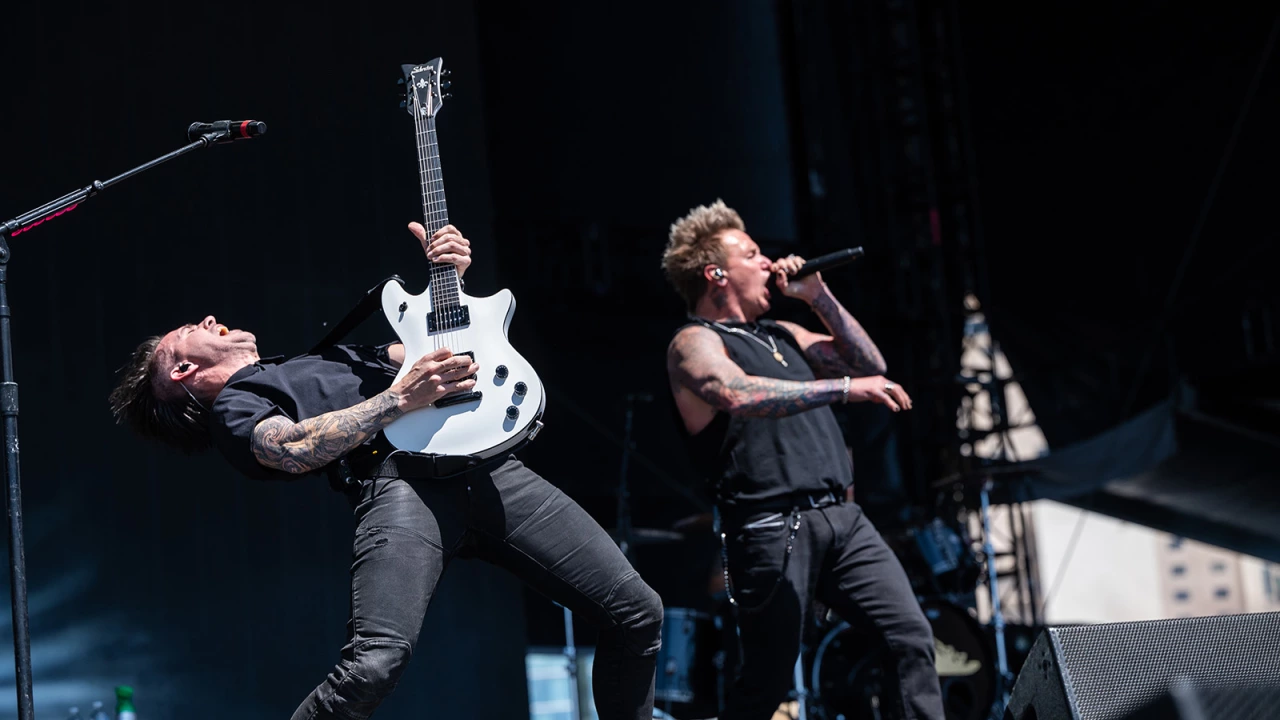 PAPA ROACH announce "Rise of the Roach" North American tour