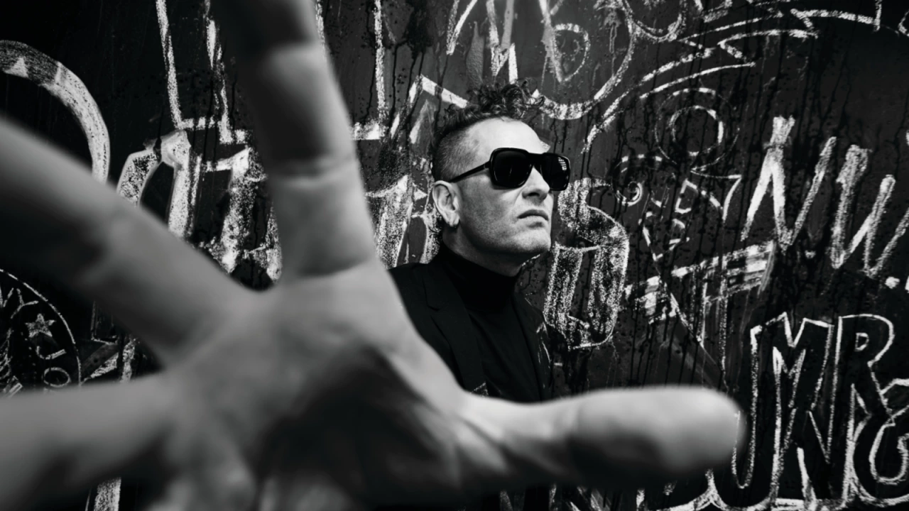 COREY TAYLOR cancels North American solo tour due to mental and ...