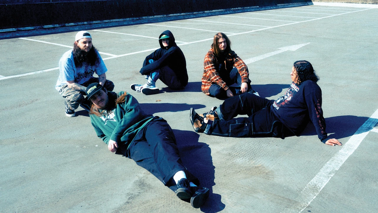 Meet SPLIT CHAIN: The fast-rising nu-gaze band channeling DEFTONES and ...