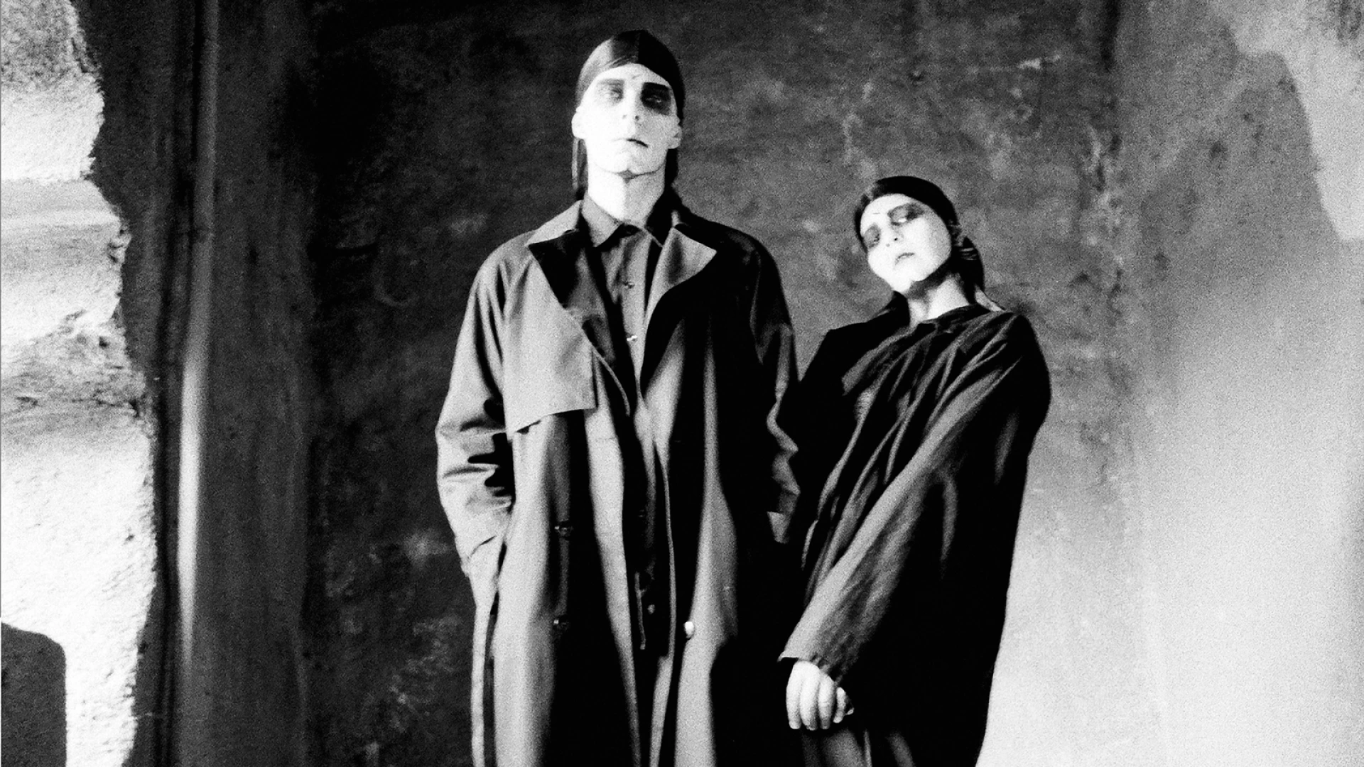 VOWWS: Deftones-Backed "Death Pop" Duo Are Most at Home in the Shadows