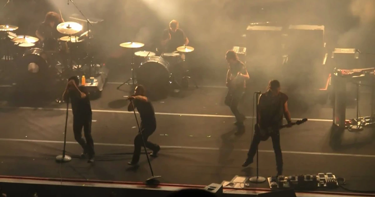 See Nine Inch Nails Tear Through "Wish" With Dillinger Escape Plan in 2009