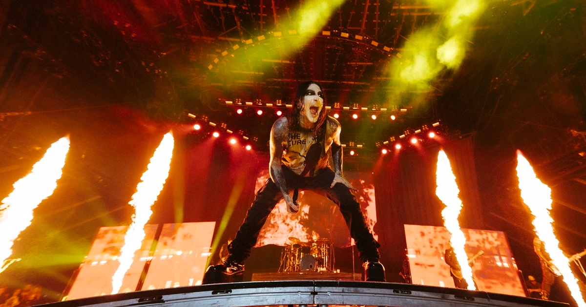 MOTIONLESS IN WHITE announce more "Sweat and Blood" headline dates