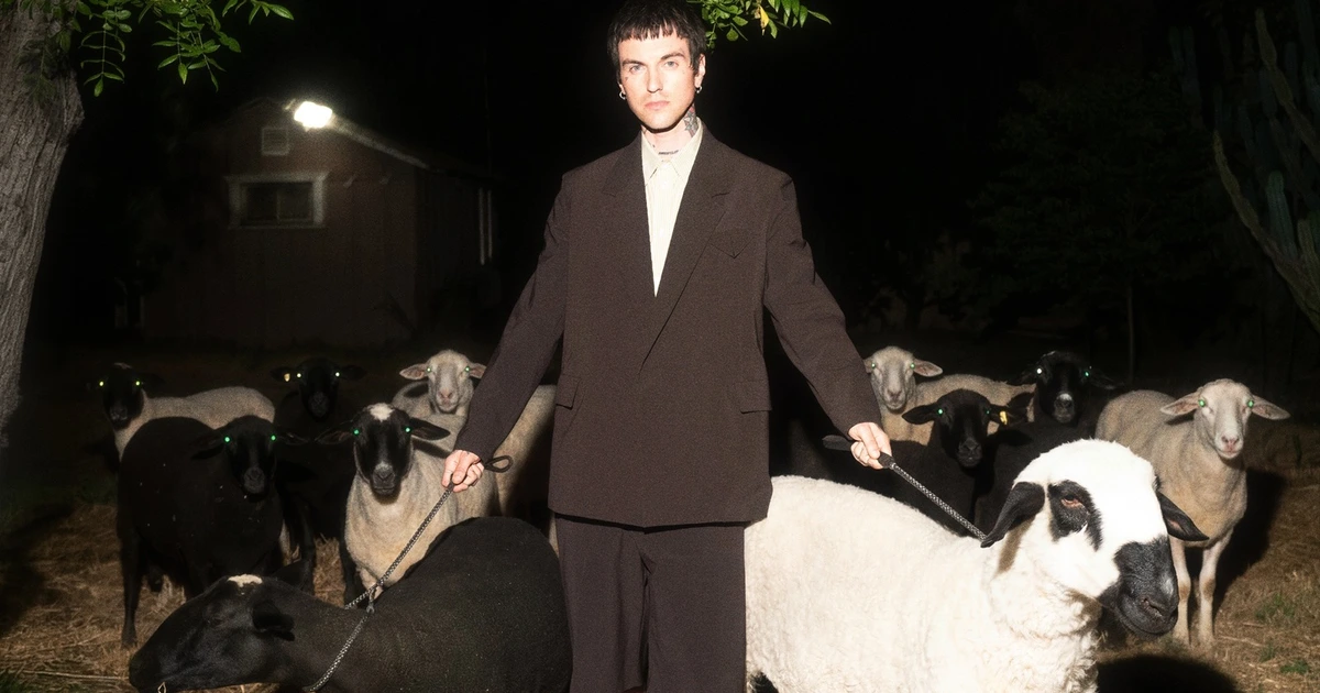 JUTES announces album with new song "Mannequin"