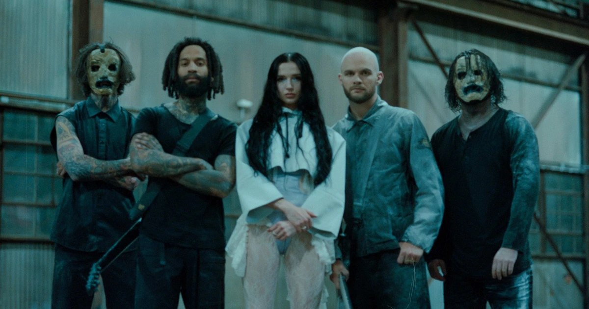 See POPPY rage with KNOCKED LOOSE and HOUSE OF PROTECTION members in ...
