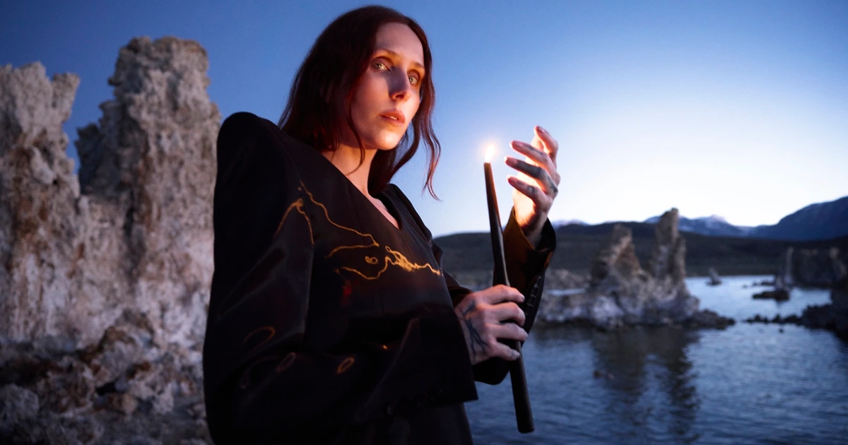 CHELSEA WOLFE casts a spell with new songs "Death Is Not the End" and ...