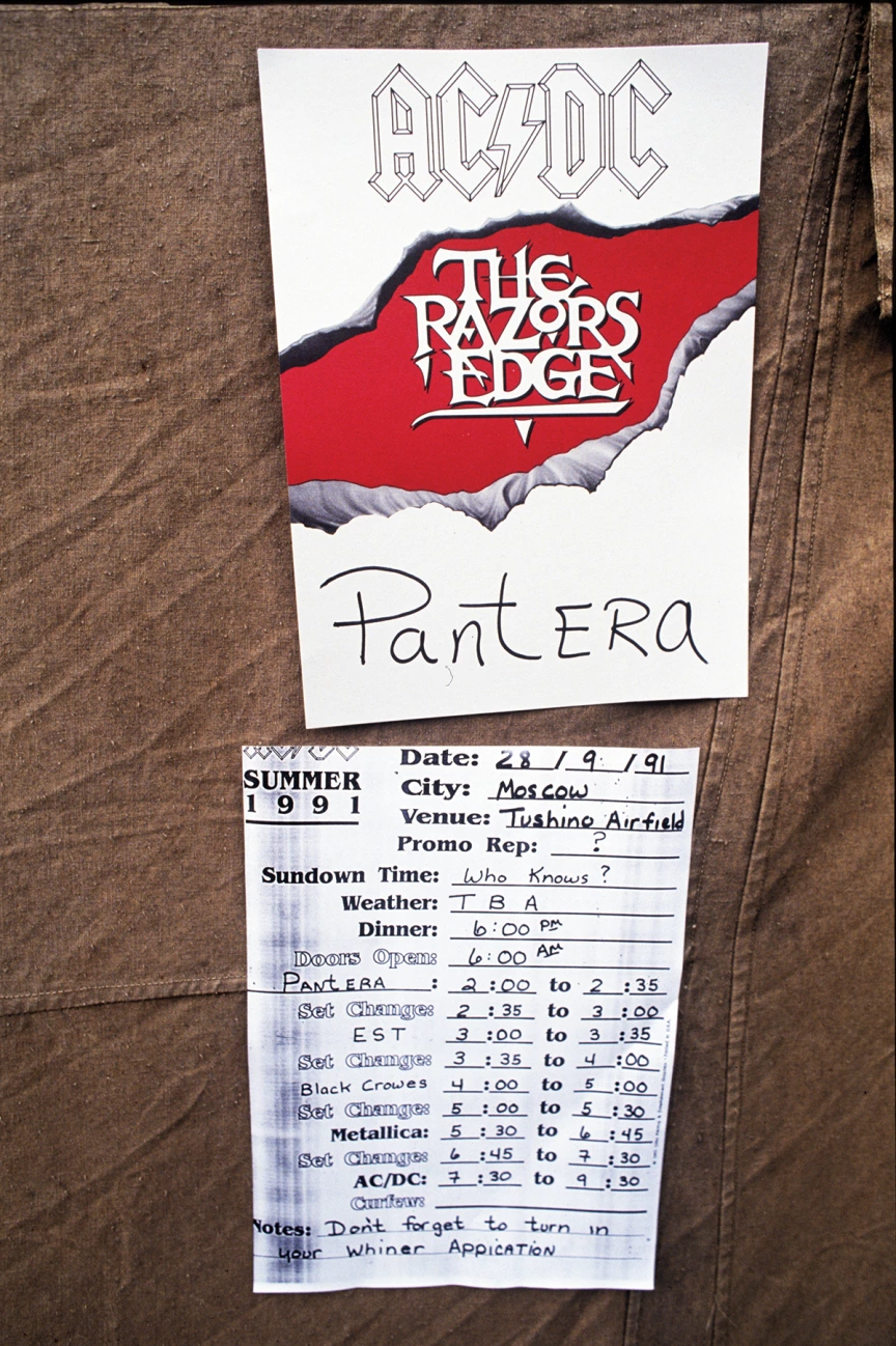 Pantera in Russia: See Amazing Photos From Iconic 1991 Monsters of Rock ...