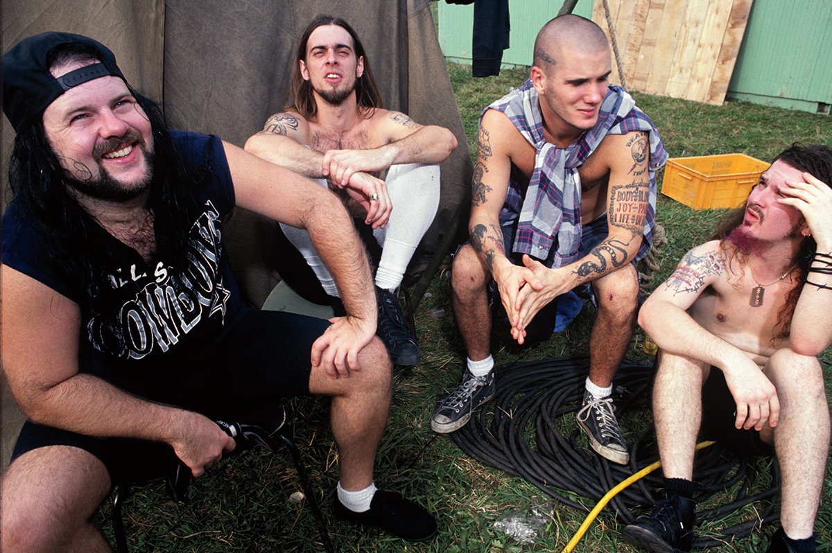 Pantera in Russia: See Amazing Photos From Iconic 1991 Monsters of Rock ...