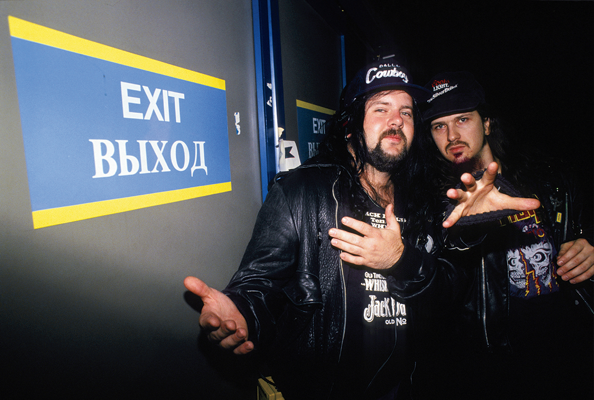 Pantera in Russia: See Amazing Photos From Iconic 1991 Monsters of Rock ...