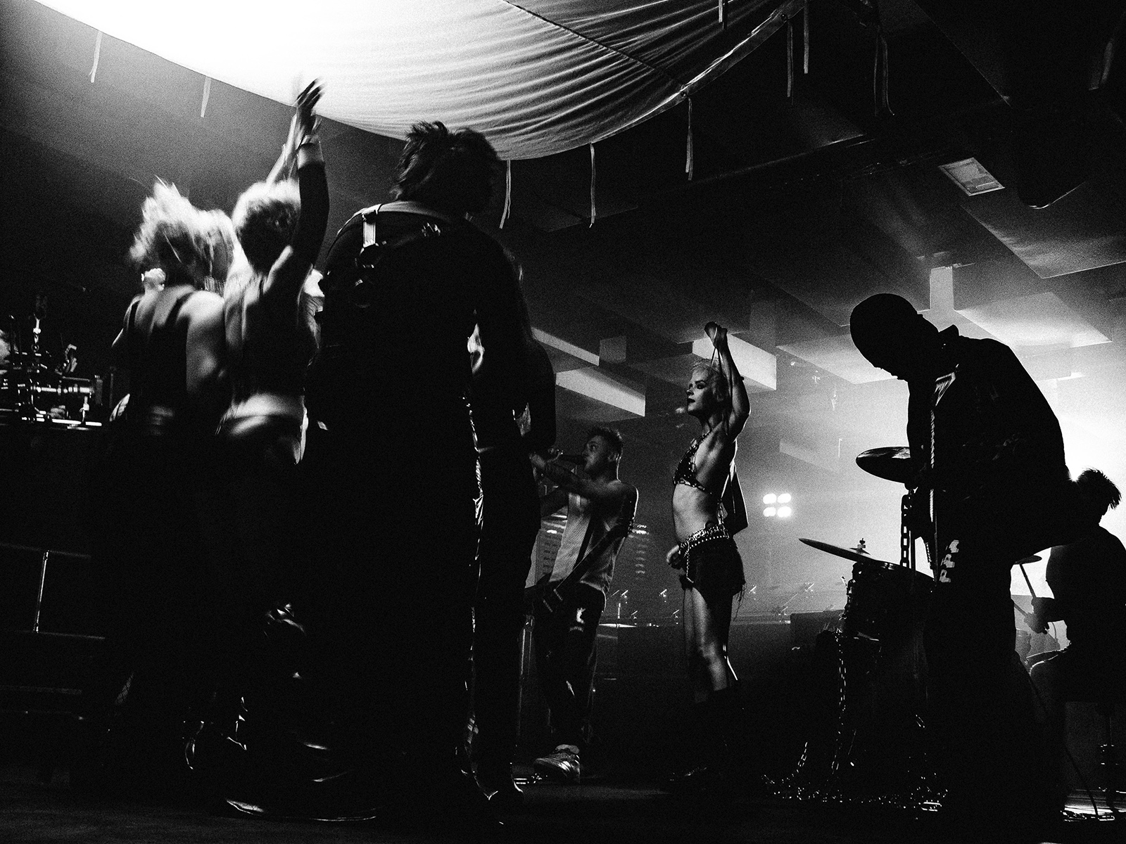 Wargasm: See Behind-the-Scenes Photos From "D.R.I.L.D.O" Video