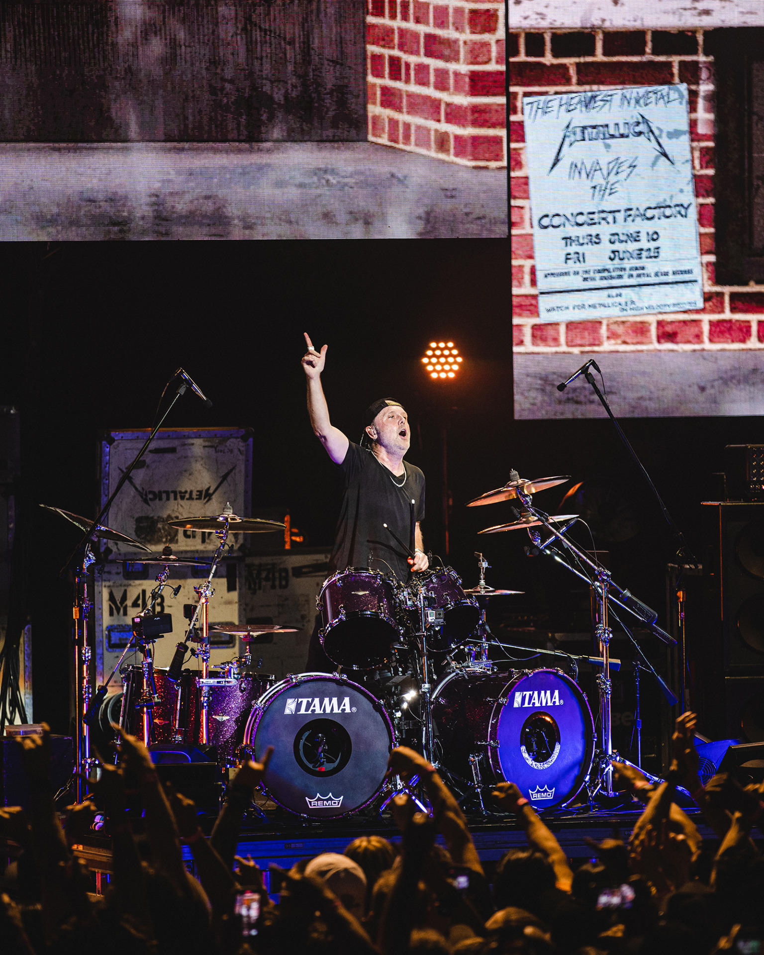 Metallica's Zazula Tribute Show: See Stunning Photos of Throwback Set