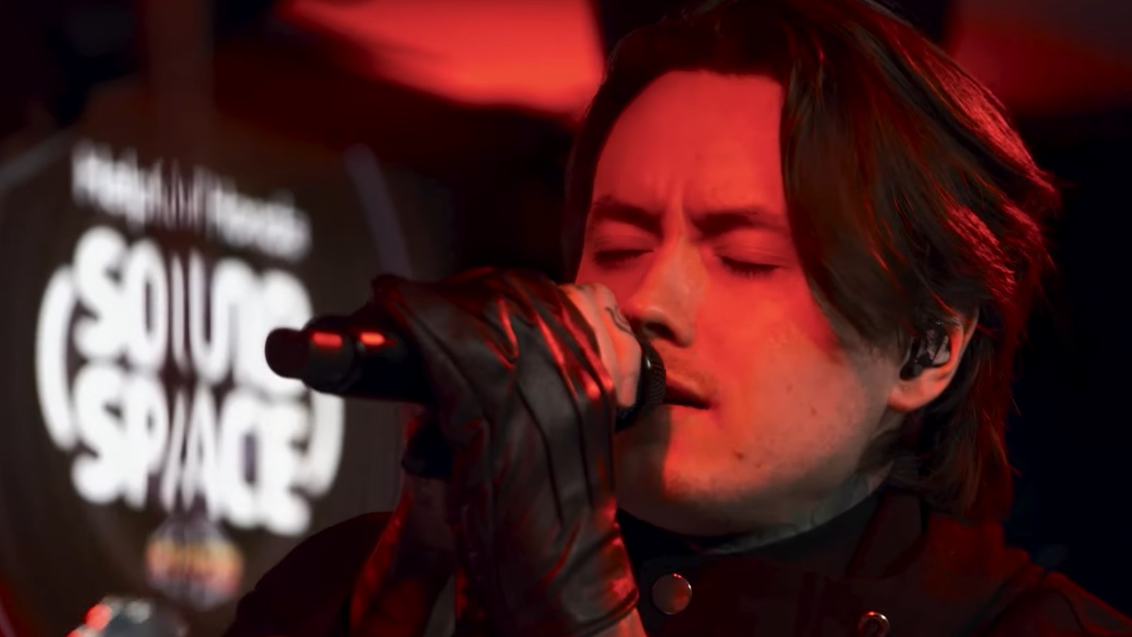 See pro video of BAD OMENS' intimate KROQ performance