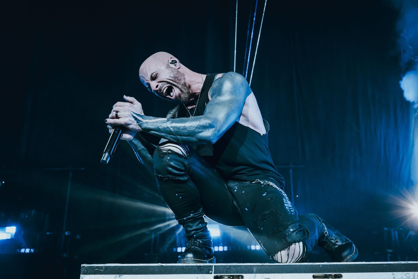 CHRIS DAUGHTRY on SEETHER tour, BAD OMENS fandom, battling self-doubt ...