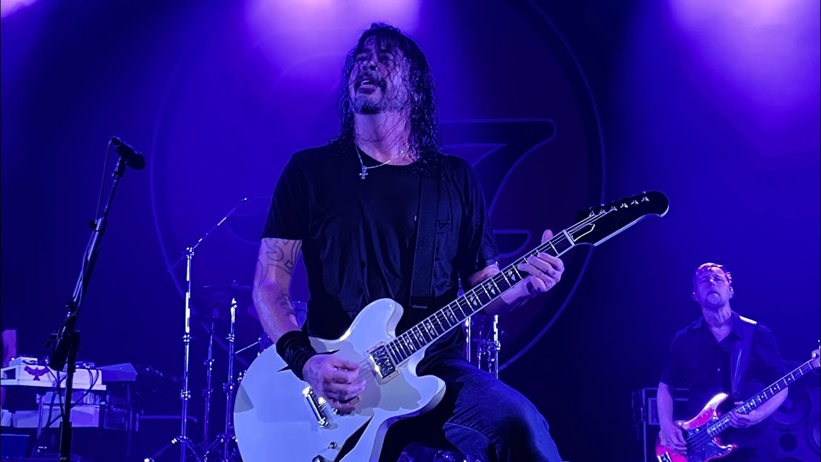 FOO FIGHTERS’ surprise first show with new drummer: See setlist and video