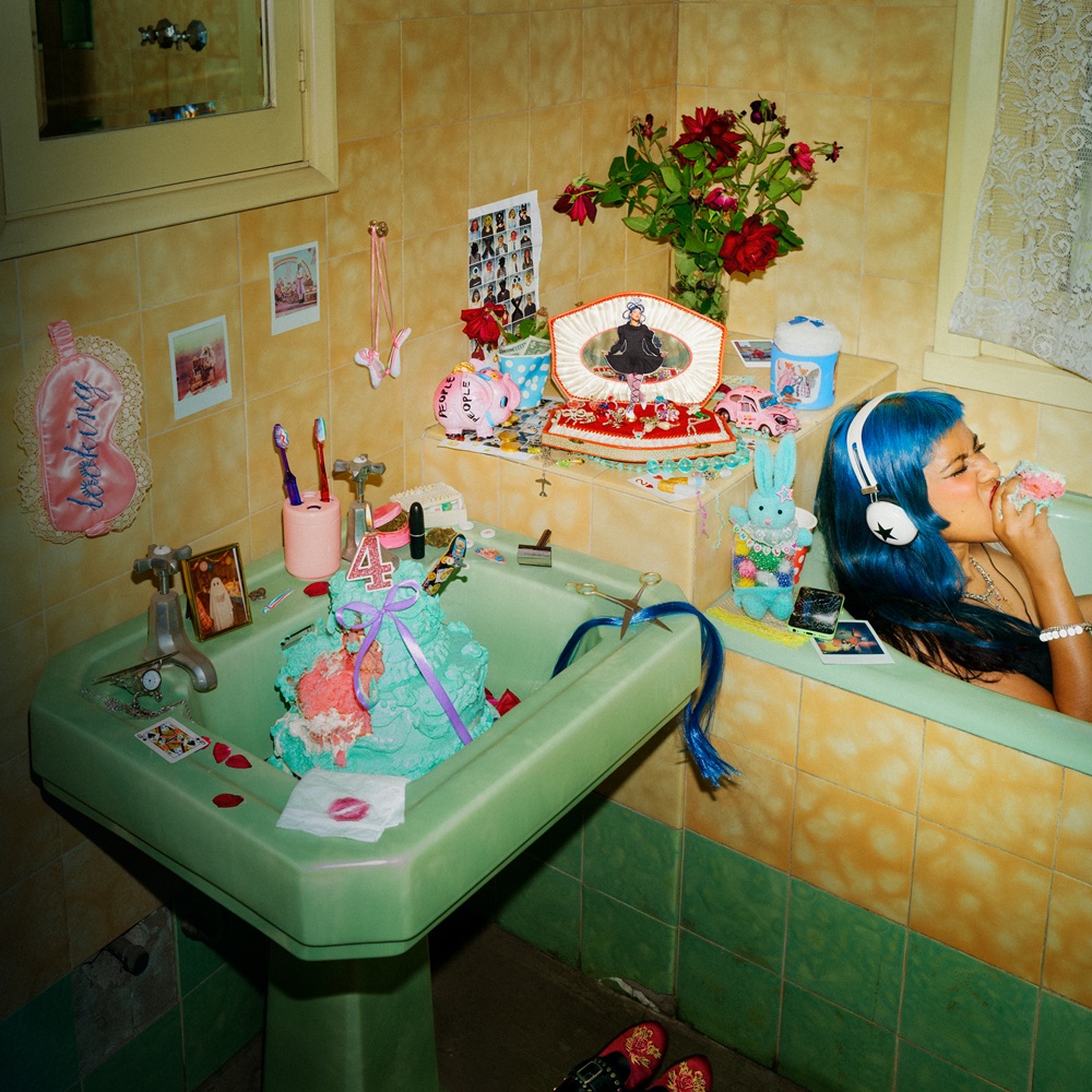 ECCA VANDAL announces new album with fiesty song "SORRY! CRASH!"